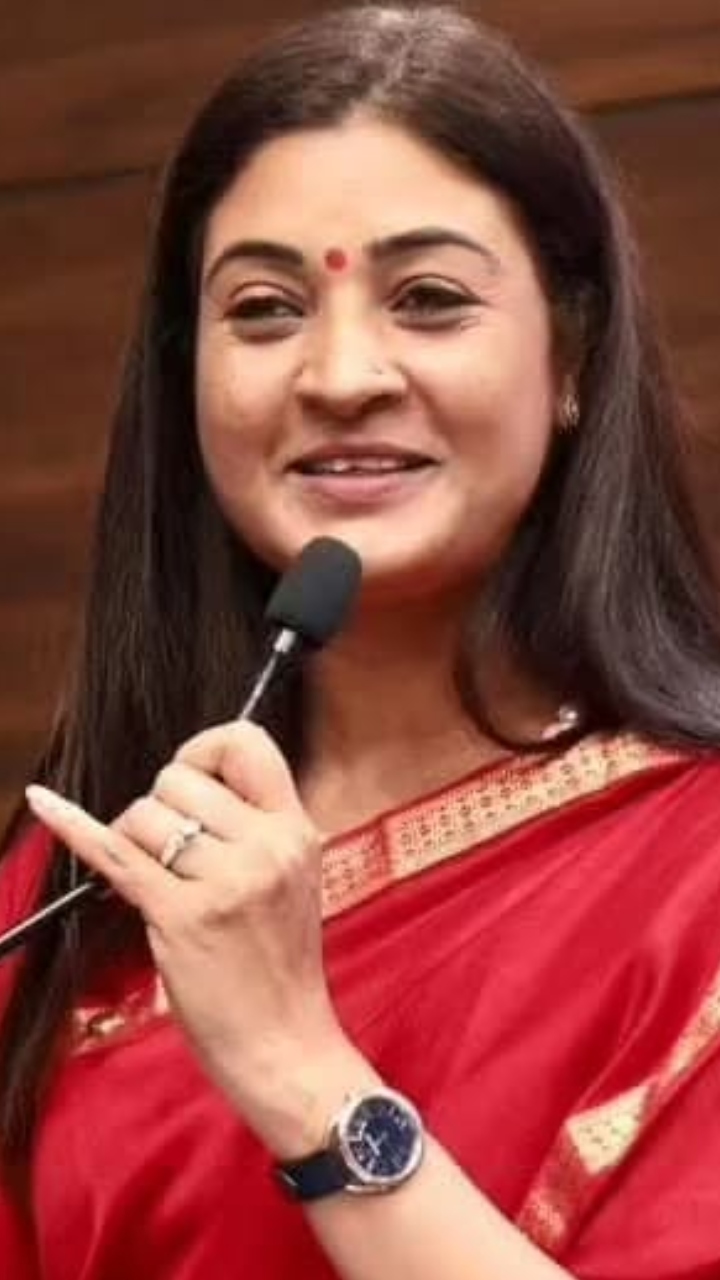 Who is Alka Lamba? Know her education, politics, and personal life ...