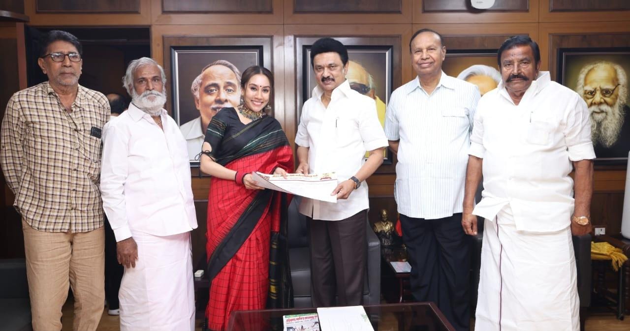 Divya Sathyaraj : திமுகவில் இணைந்த ஒரே மாதத்தில் சத்யராஜ் மகளுக்கு ...