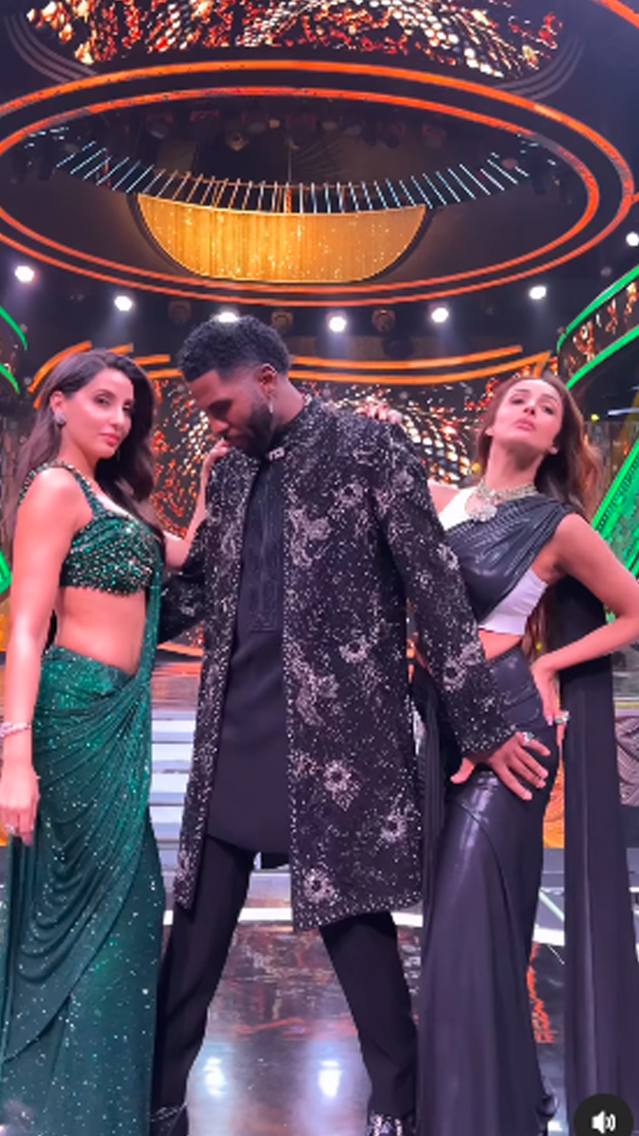 Nora V/S Malaika : Jason Derulo के साथ साड़ी में कौन दिखा ज्यादा हॉट ...