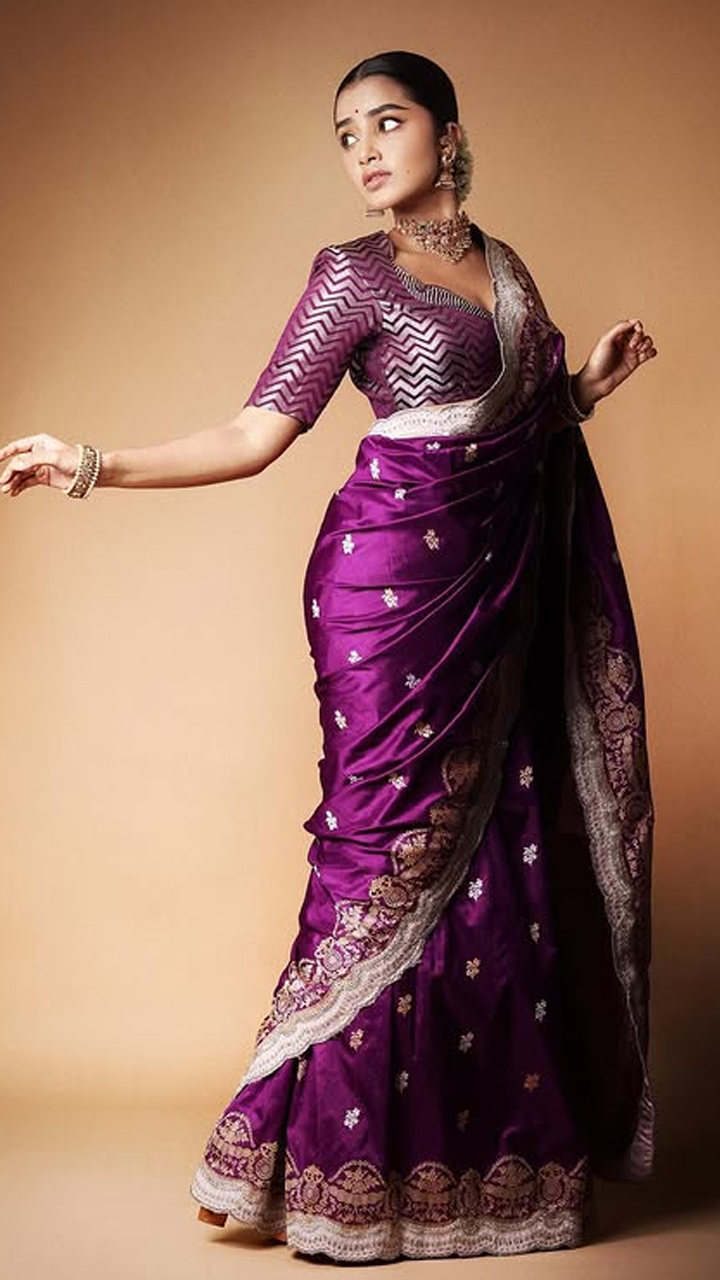 Office Bash में लगेंगी महंगी मैम, Anupama Parameswaran सी पहनें Saree ...