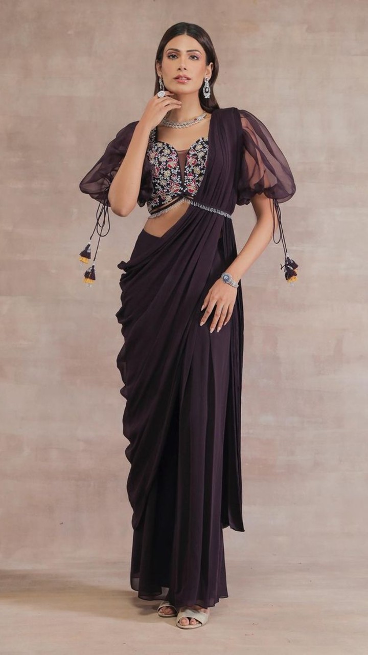 ব্লাউজে নতুনত্ব! আকর্ষণীয় ডোরি স্লিভ ডিজাইন দেখে নিন - dori fancy ...