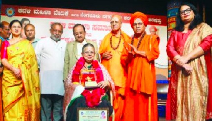 ಮಠಗಳಲ್ಲಿ ವೇದ ಪಠಣ ಸರಿಯೇ?: ಸಾಣೇಹಳ್ಳಿ ಶ್ರೀ | Is Chanting Of Vedas In ...