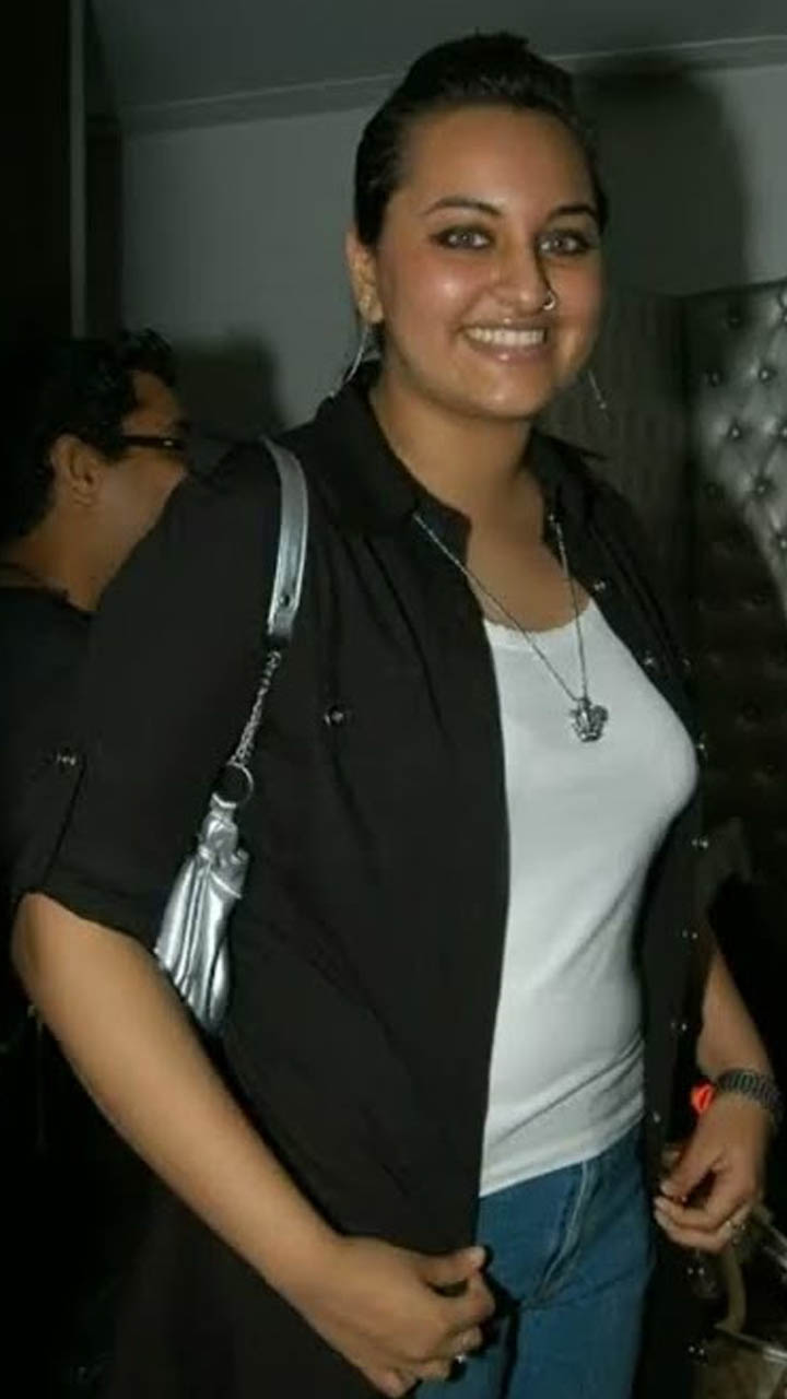 बिना मेकअप ऐसी दिखती अक्षय कुमार की 8 हीरोइन, चौथी को देख लगेगा झटका ...