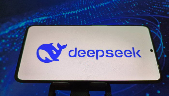 DeepSeek EXPLAINED | How it works, who is behind it? Will it be a game ...