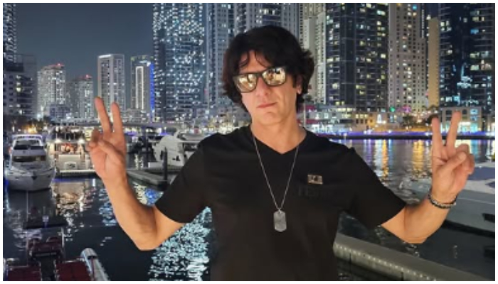 DJ Aqeel shares inside stories of Shah Rukh, Salman, Hrithik at Mannat ...