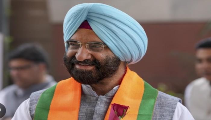 Alka Lamba's 'photo op' jibe on Yamuna cleanup sparks sharp retort from ...