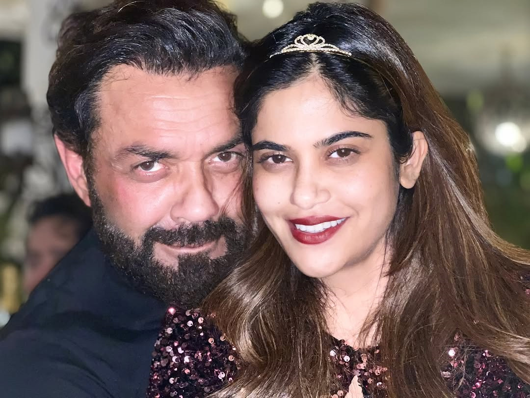 बहुत मजा आया...आश्रम की पम्मी ने 'निराला बाबा' संग की नाइट पार्टी, देखें 8 PHOTO | Aashram Pammi ...