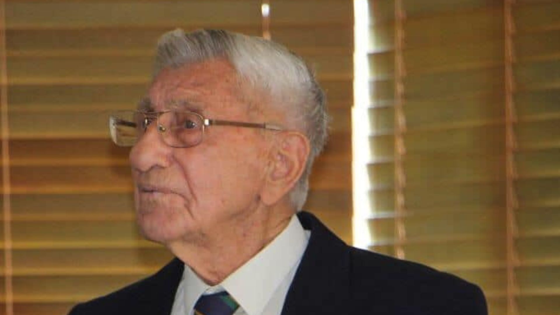 ವಿಶ್ವದ ಹಿರಿಯ ಟೆಸ್ಟ್ ಕ್ರಿಕೆಟಿಗ ನಿಧನ! - World's Oldest Test Cricketer Ron ...