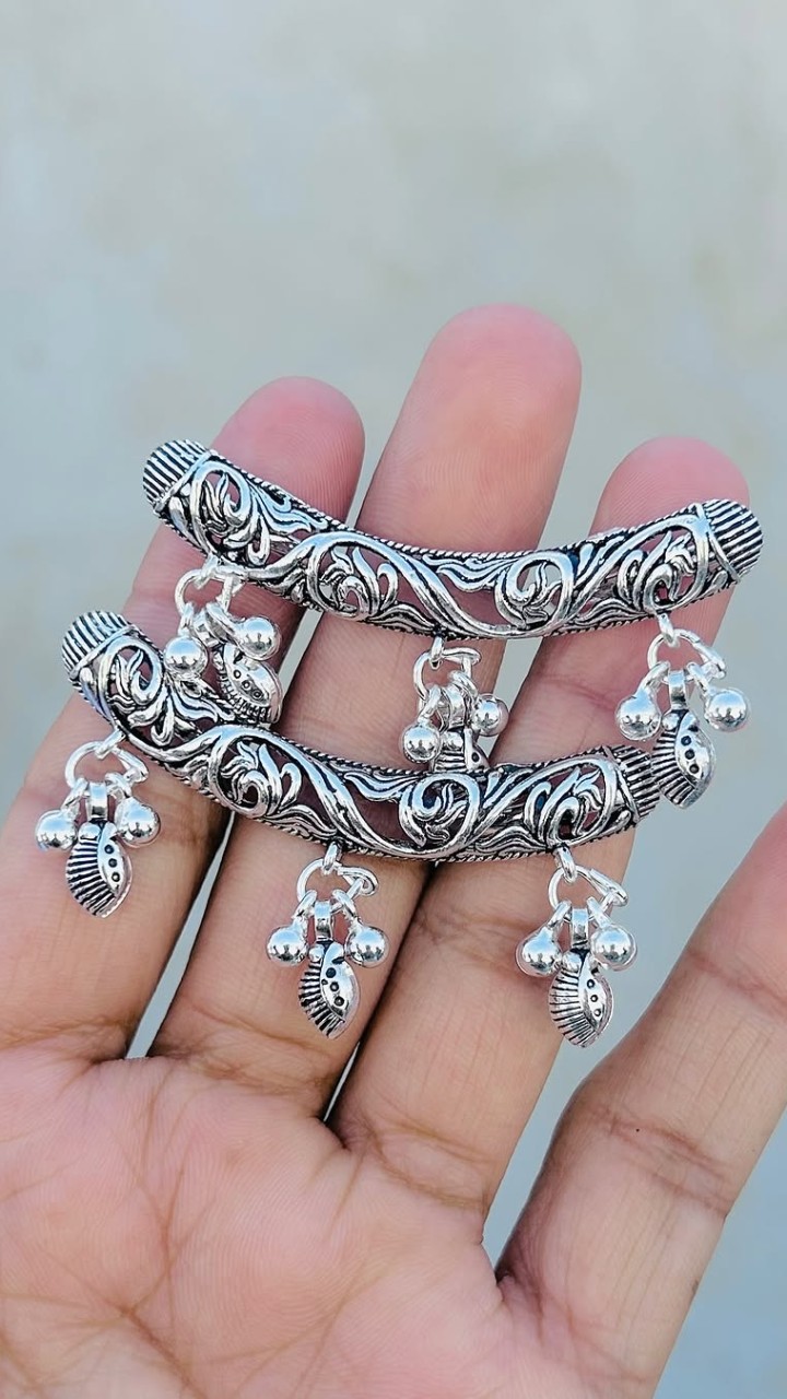 Trending Toe Ring Designs: Silver Bichiya Styles for a Chic Look ...
