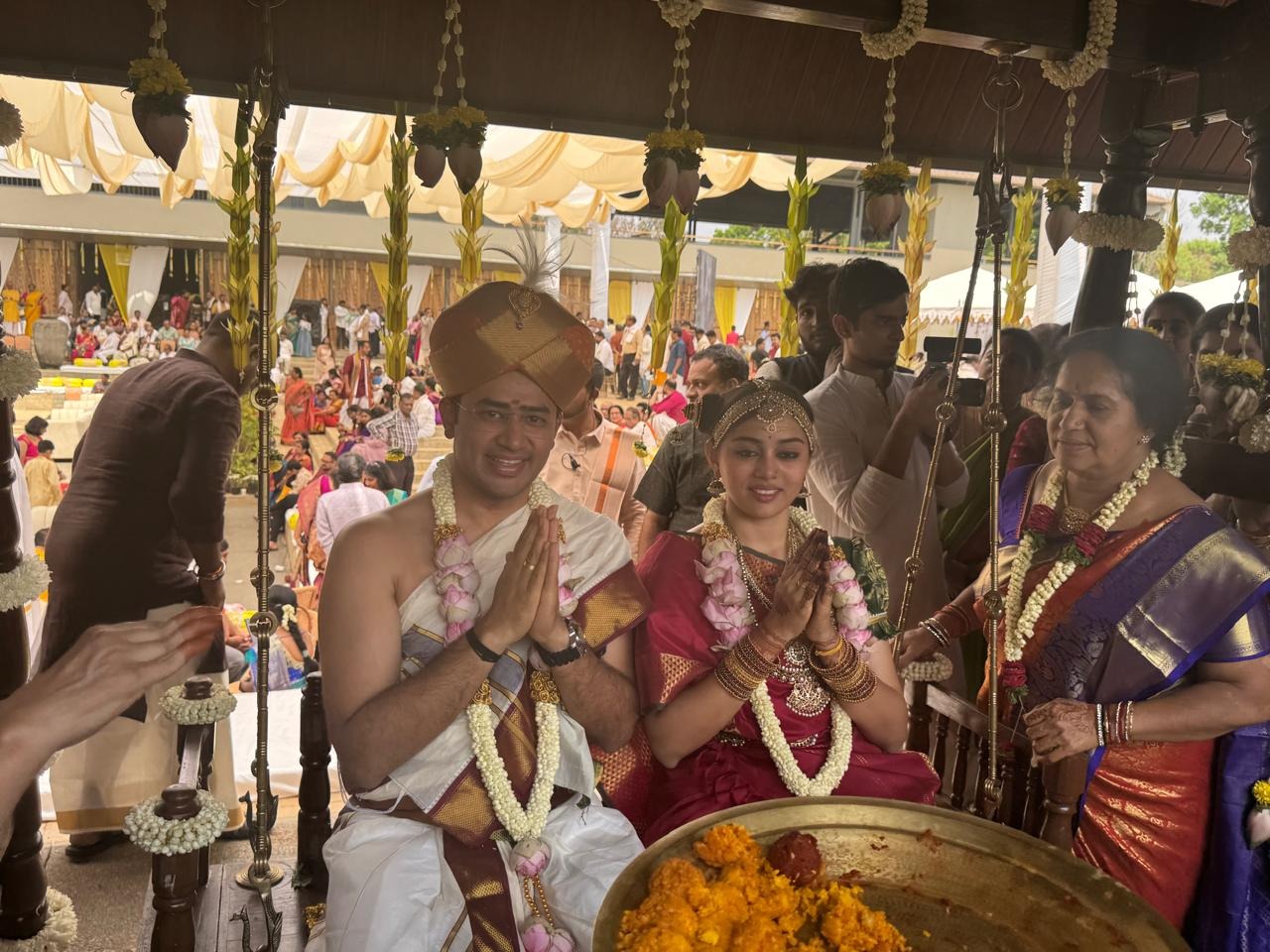 BJP MP Tejasvi Surya marries singer Sivasri Skandaprasad in grand Bengaluru wedding: See PHOTOS ...