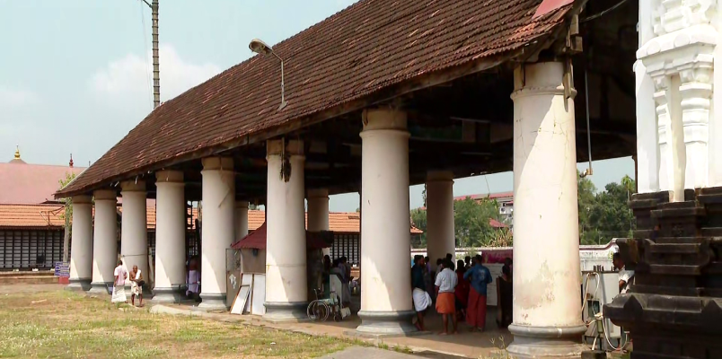 ജാതിവിവേചനം മൂലം രാജി: കൂടൽമാണിക്യം ക്ഷേത്ര കഴകം ജോലിക്ക് ഈഴവ ഉദ്യോഗാ ...