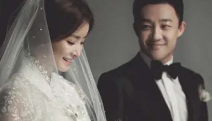Sweet Home K-Drama star Lee Si Young files for divorce after 8 years of marriage- Asianet Newsable