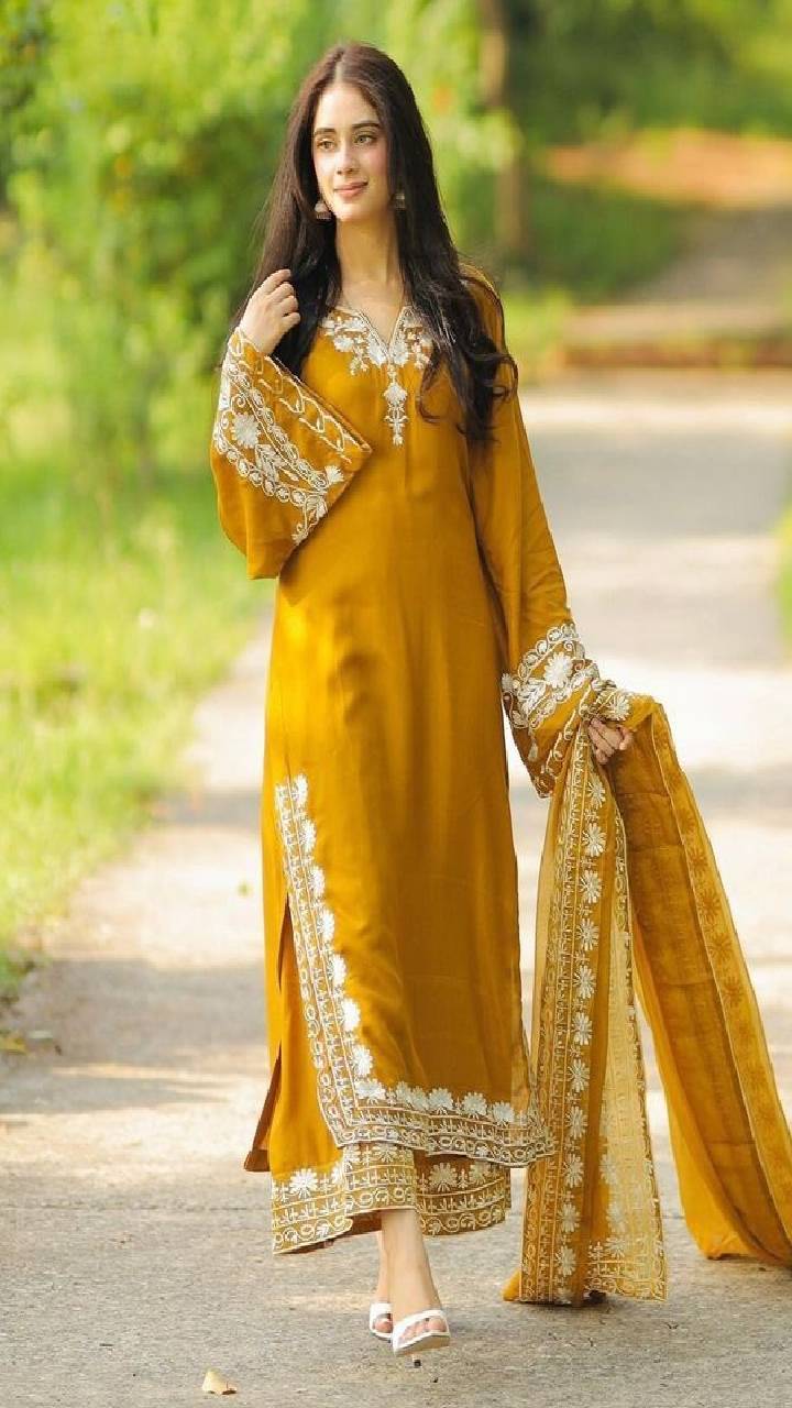 Eid 2025 पर शरारा गरारा नहीं पहनें Pakistani Suit, दिखेंगी हसीन ...