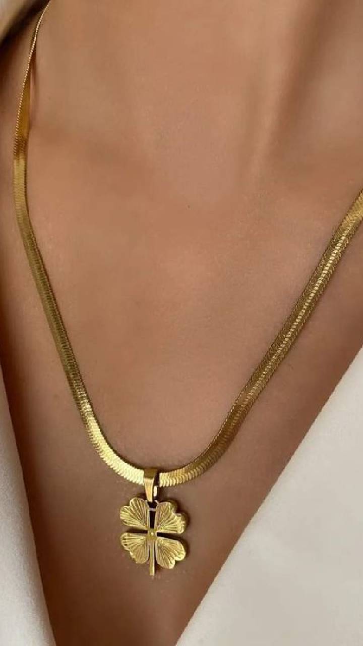 एक-दूसरे से डबल मजबूती से बंधी रहेंगी कड़ियां, खरीदें Gold Snake Chain ...