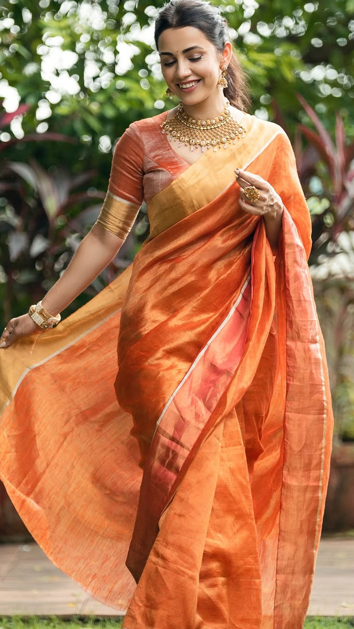 सौ तौला सोना सा चमकेगा तन, ट्राई करें Esha Kansara 8 साड़ी - esha ...