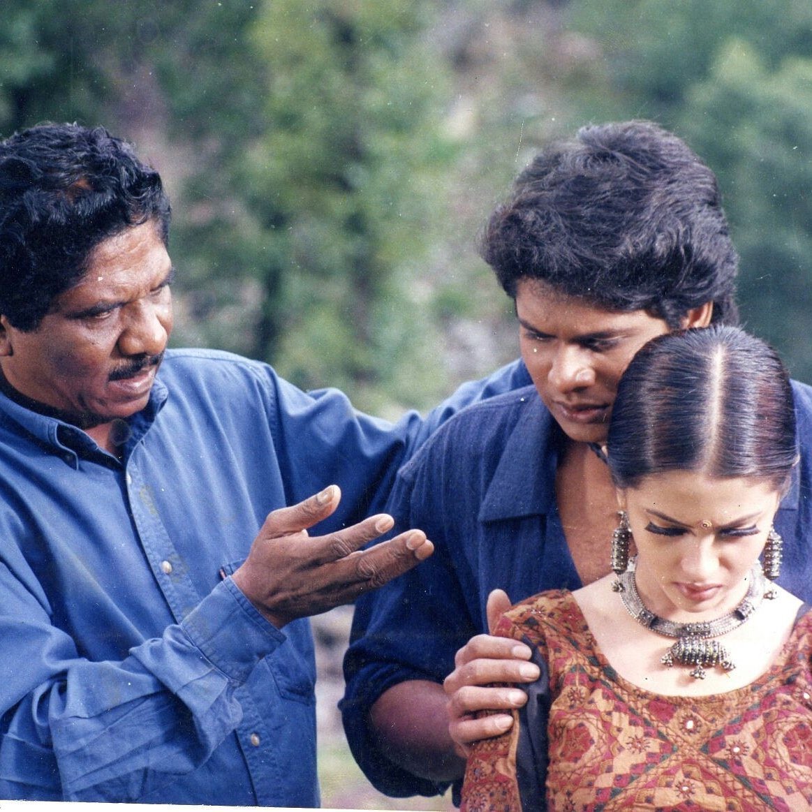 Manoj Bharathiraja last rites Details in Tamil : பாரதிராஜா இல்லத்திற்கு ...