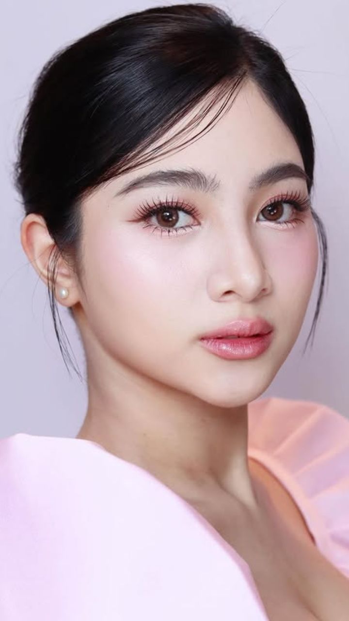 K-beauty Makeup Hacks For Glowing Face: कोरियन जैसी Flawless Beauty चाहिए? फॉलो करें ये Korean ...