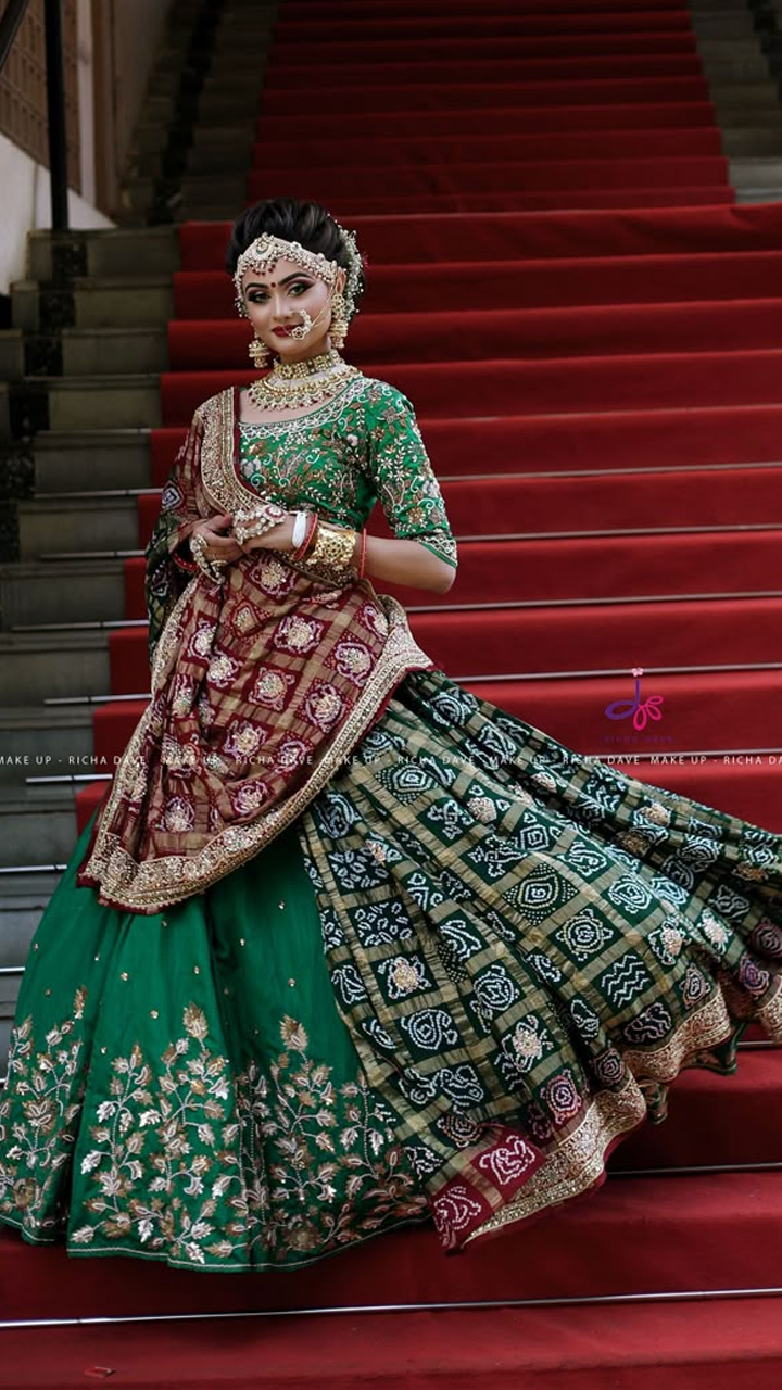 Gharchola Lehenga for First Ashtami Puja: Look Like Goddess Lakshmi ...