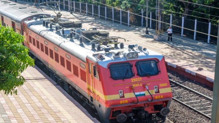 Indian Railways: বয়স্কদের জন্য ট্রেনে লোয়ার বার্থ পেতে চান? মানতে হবে সহজ কিছু পদ্ধতি | Indian ...