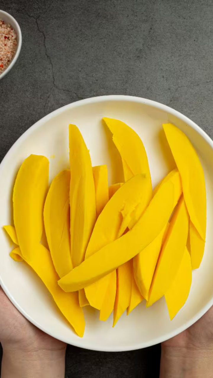 कोकणचा हापूस आंबा कसा ओळखावा? - how to identify konkan hapus mango - Asianet News Marathi