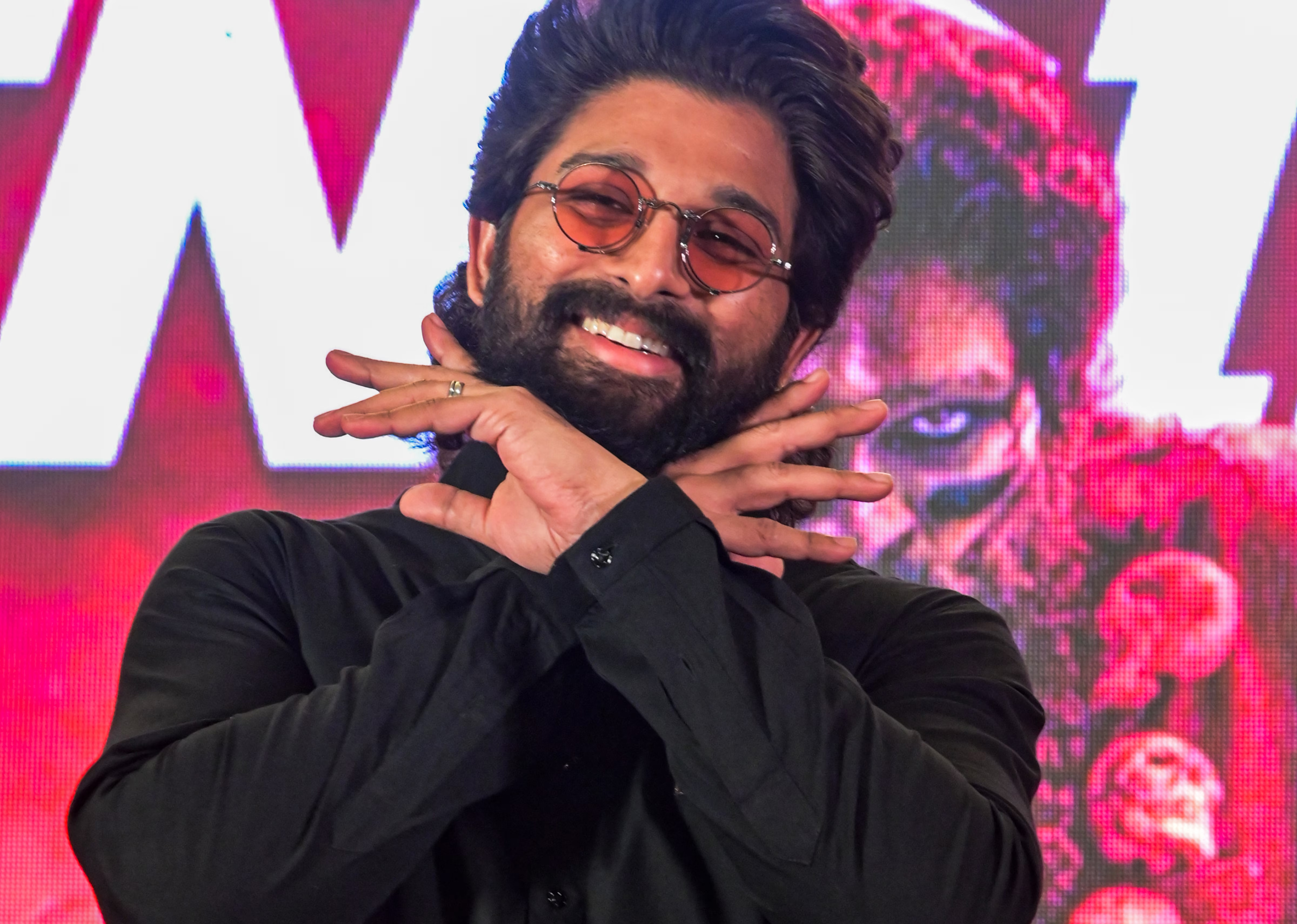 Allu Arjun की फैमिली में कौन कितना अमीर? पत्नी, पिता, 2 भाई, जानिए सबकी ...