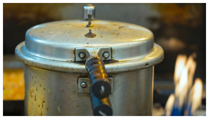 tips for removing burnt stain from pressure cooker | Here Are 4 Easy ...