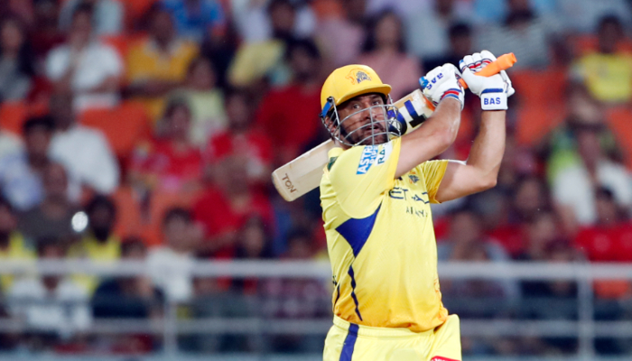 MS Dhoni Net Worth: பிரைவேட் ஜெட், 5 சொகுசு பங்களா! ராஜாவாக வாழும் ...