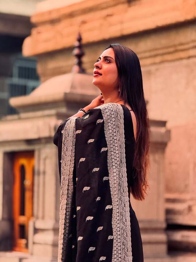 Deepika Das Photos : ಬ್ಲ್ಯಾಕ್ ಡ್ರೆಸ್ ಜೊತೆ, ಕರಿಮಣಿ ಧರಿಸಿ ಪೋಸ್ ಕೊಟ್ಟ ...