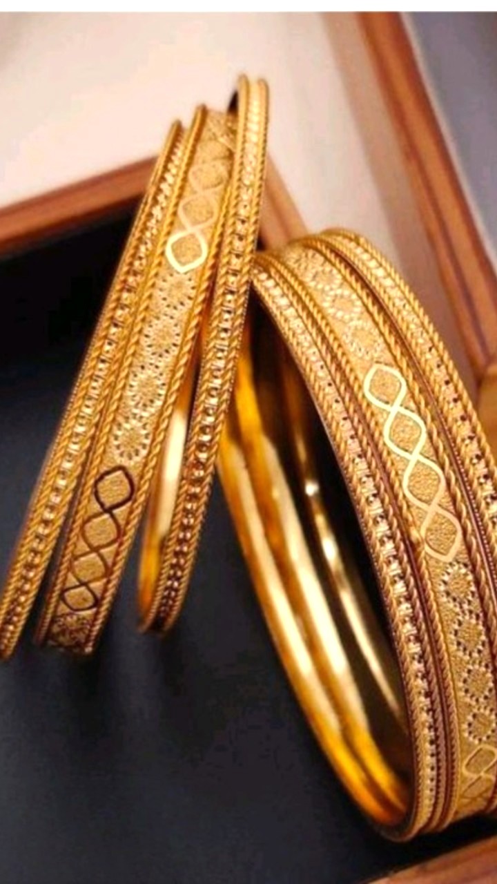 UAE Gold Rate on April 18: 22k 8 gm gold price RISES by AED 12 ...