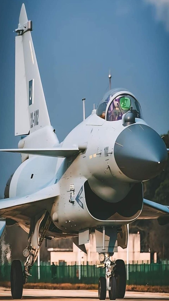 F-16 से J-10C तक पाकिस्तान के पास हैं कौन से लड़ाकू विमान - pahalgam attack 2025 pakistan air ...