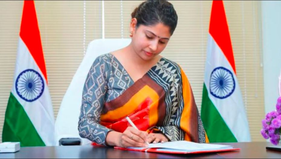 IAS Officer Smita Sabharwal ಗೆ ವರ್ಗಾವಣೆ ಶಿಕ್ಷೆ | Smita Sabharwal Known ...