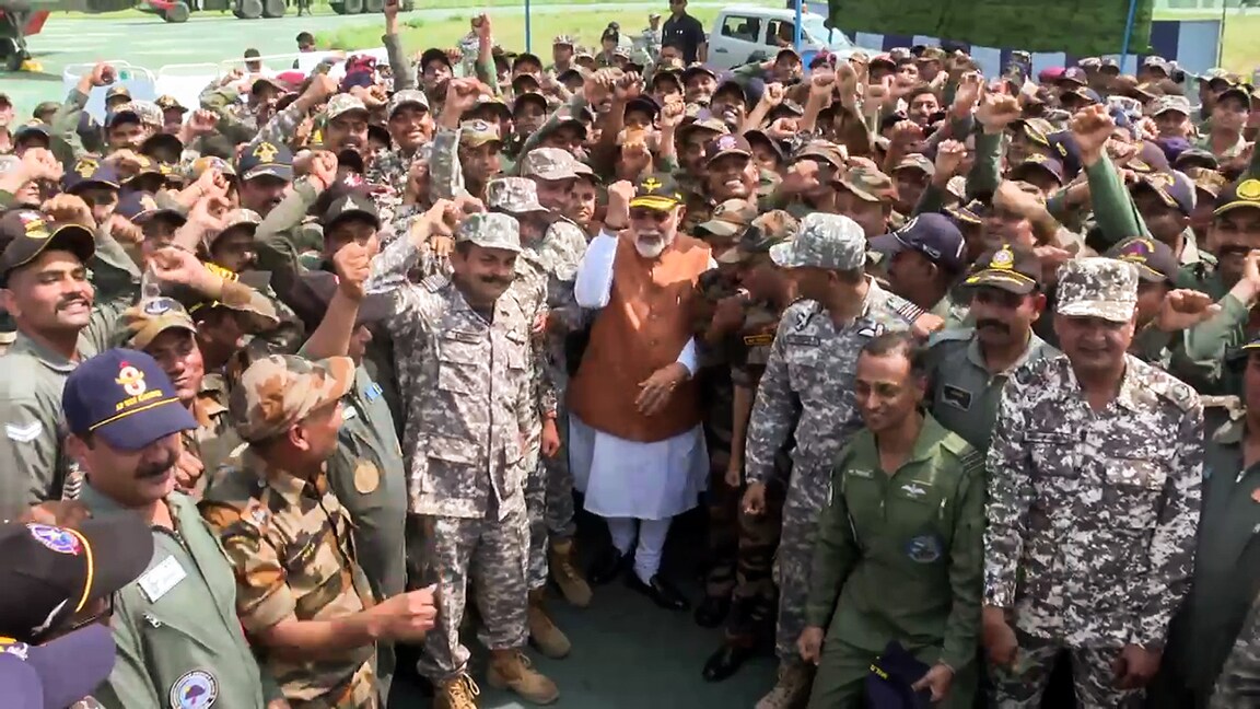 PM Modi in Adampur Airbase Security ಶತ್ರುಗೆ ಮಣ್ಣು ಮುಕ್ಕಿಸಲು ನಮ್ಮ ಸೇನೆ ...