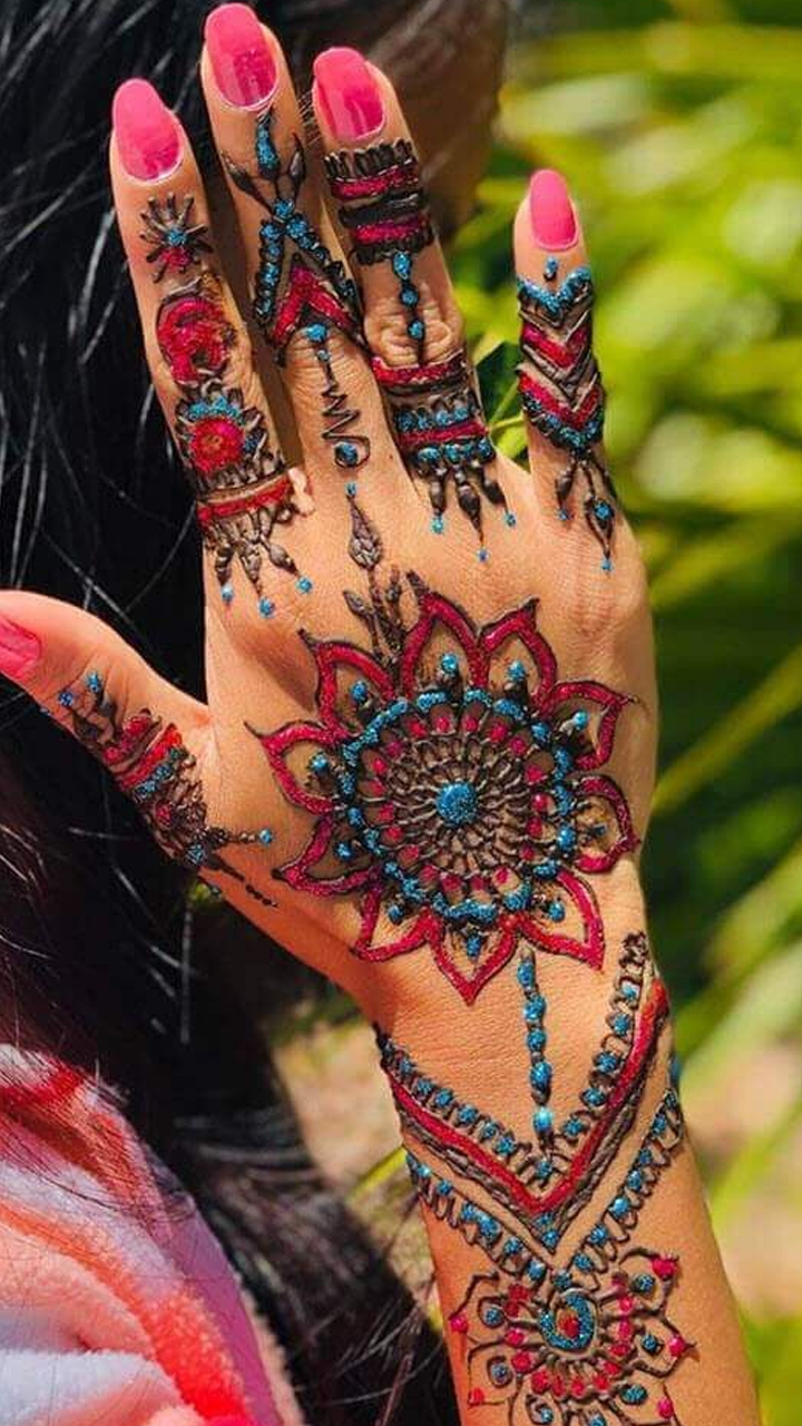 Get Your Sparkle On! Dazzling Glitter Mehndi Designs for Every Occasion ...