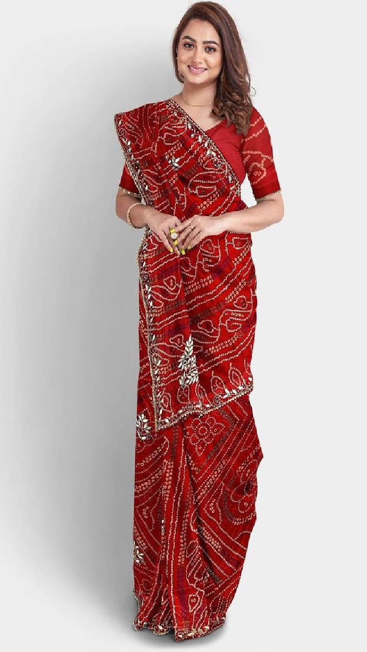 चांद से मुखड़े पर खूब जचेंगी ये Chunri Saree, पूजा में निखारे अपना रूप ...