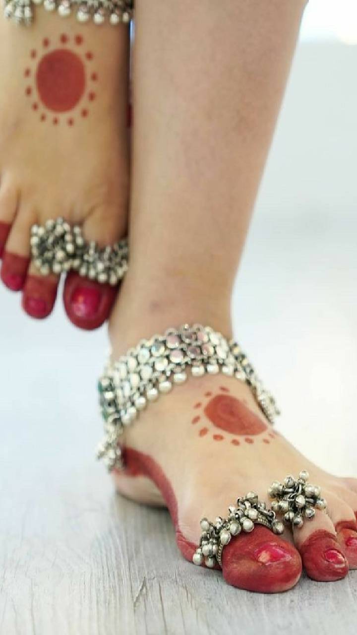 Silver Toe Rings for Newlyweds | Asianet Newsable
