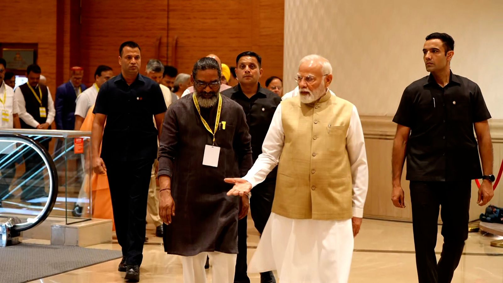 Niti Aayog Meeting की PHOTOS: एक-एक मुख्यमंत्री से मिले PM Modi, कहीं ठहाका-कहीं हुई सीरियस बात ...