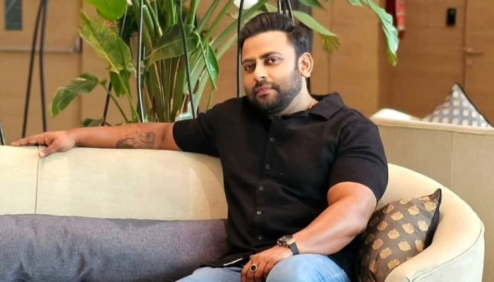 സൂപ്പര്‍ഹിറ്റ് കവര്‍ സോംഗ്‍സ് ഒരുക്കി ശ്രദ്ധേയനായ സംവിധായകന്‍; അക്ഷയ് ...