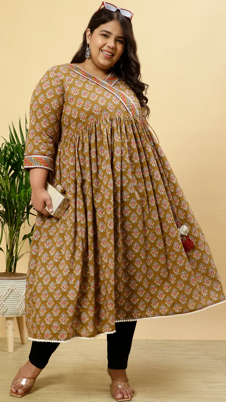 प्लस साइज महिलांसाठी 500 रुपयांत अंगरखा कुर्ती, पाहा डिझाइन्स ...