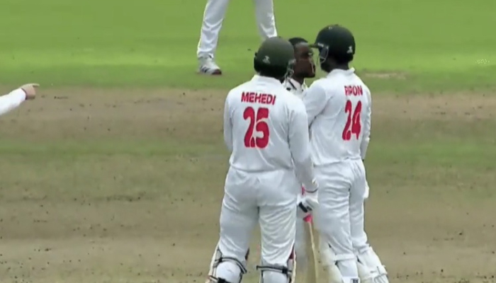 Tshepo Ntuli vs Ripon Mondol: বাংলাদেশের ব্যাটারকে ধাক্কা, হেলমেট ধরে টান! ভাইরাল ভিডিও ...