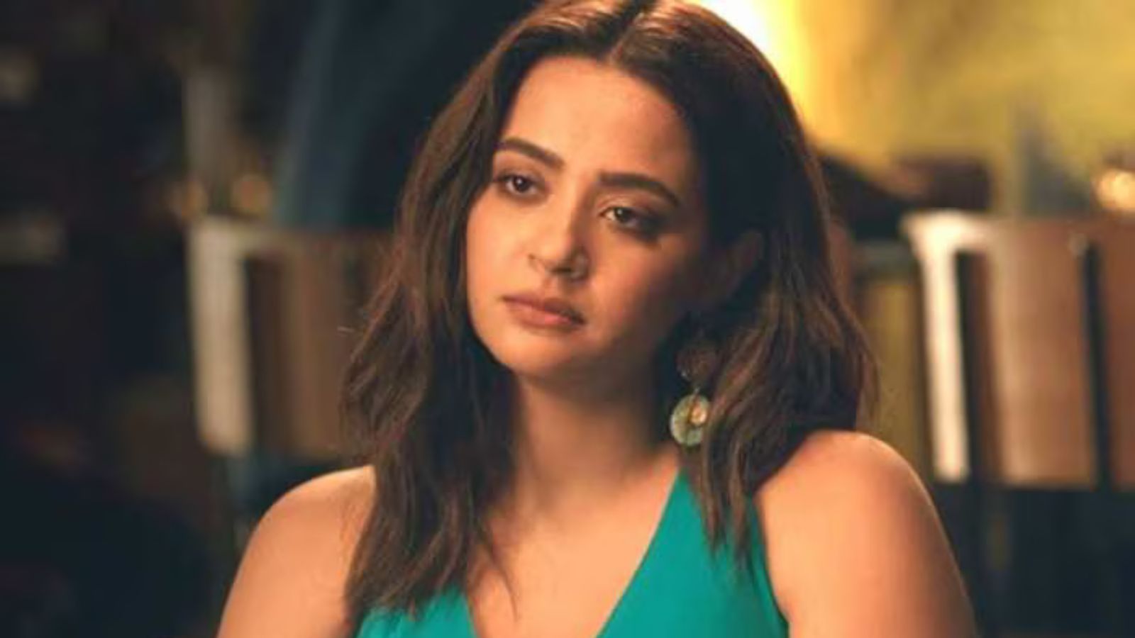 'गाय भैंस जैसा व्यवहार किया..', Surveen Chawla का TV इंडस्ट्री पर ...