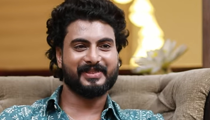 Gireesh Gangadahran: പ്രണയരംഗങ്ങൾ ചെയ്യുമ്പോൾ ഭാര്യയോട് പറയാറുണ്ട് ...