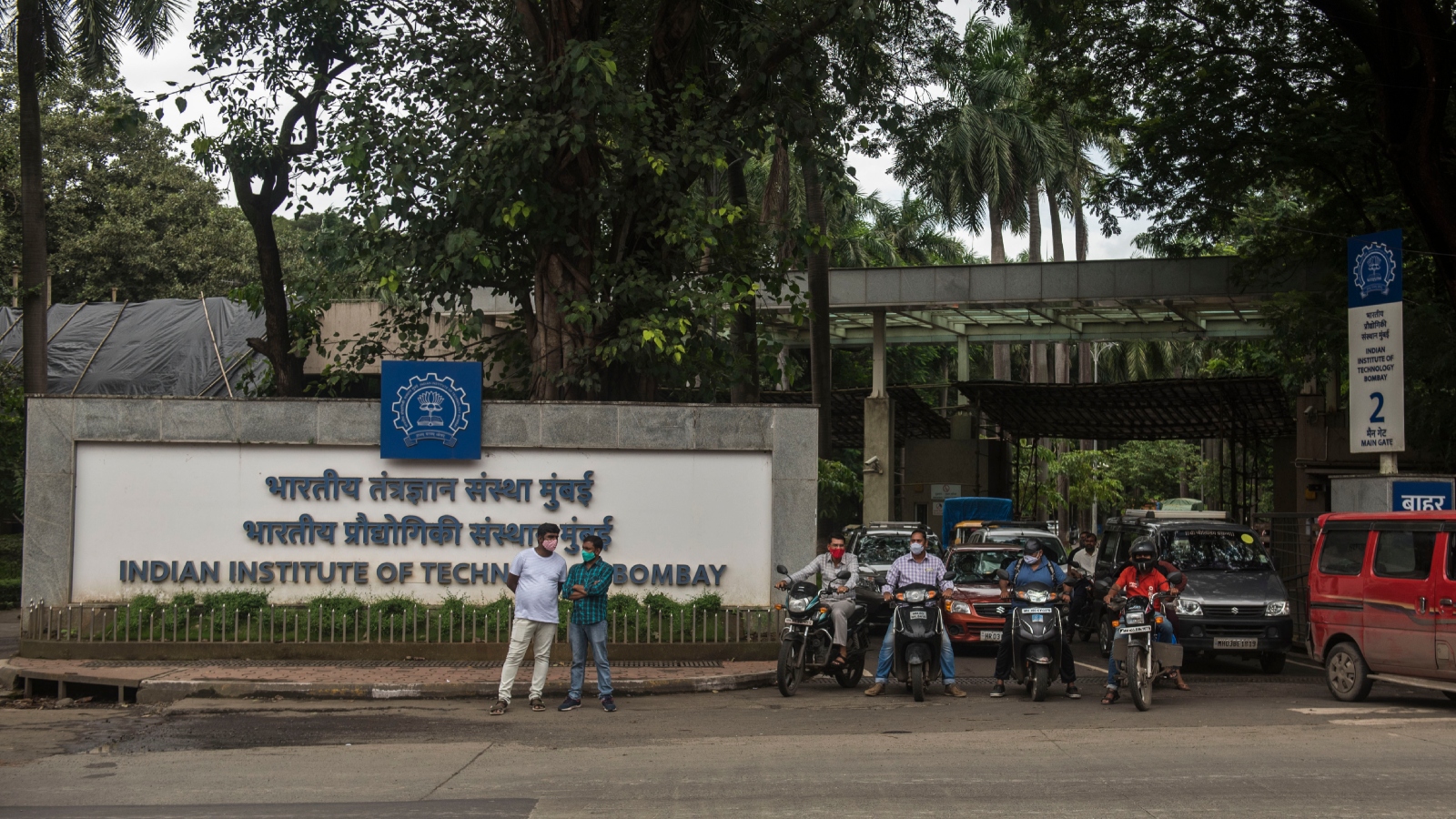 IIT Bombay: जहां से बनते हैं करोड़ों के पैकेज वाले इंजीनियर, जानिए B ...