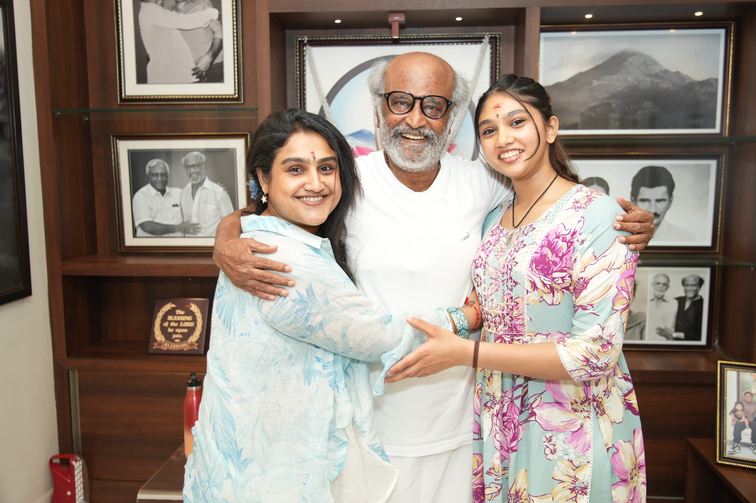 Vanitha Vijayakumar : மகளுடன் சென்று ரஜினிகாந்தை சந்தித்த வனிதா விஜயகுமார்.. இதுதான் காரணமா ...