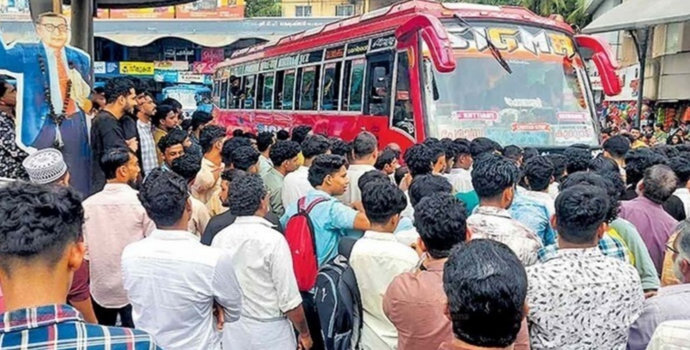 Sigma bus stopped by students after reckless driving 'സിഗ്മ' നടത്തിയത് ...