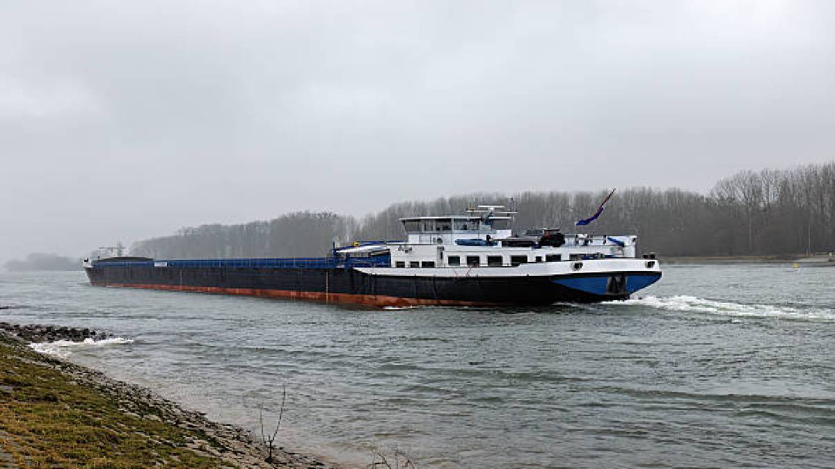 Bihar News: बिहार बनेगा इनलैंड वाटरवेज हब, पटना में जल मेट्रो, रो-रो ...