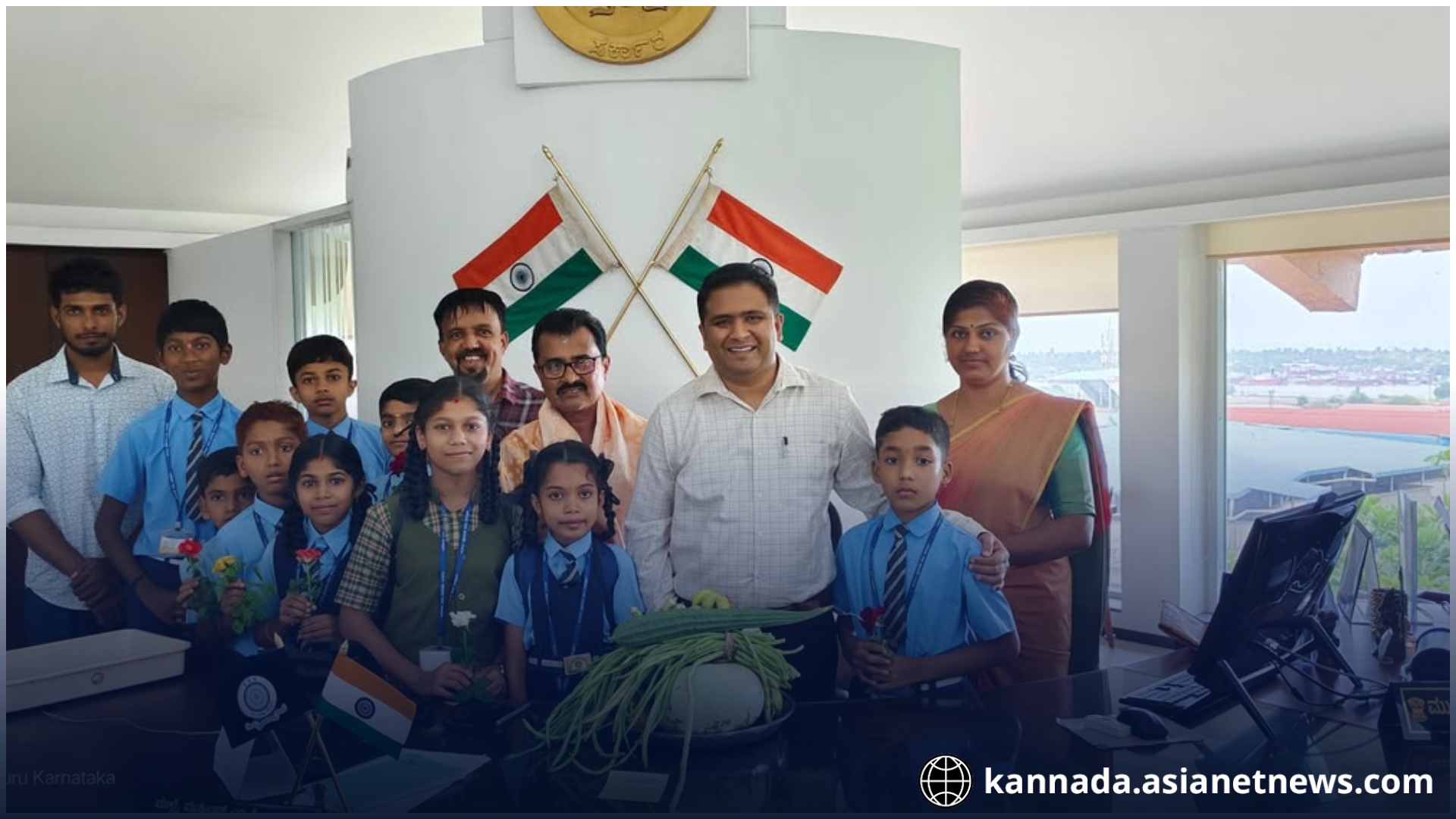 ಮಕ್ಕಳ ಮನಸ್ಸು ಗೆದ್ದ ಜಿಲ್ಲಾಧಿಕಾರಿ ಮುಗಿಲನ್‌ಗೆ ಕರಾವಳಿಗರ ಭಾವುಕ ಬೀಳ್ಕೋಡುಗೆ ...