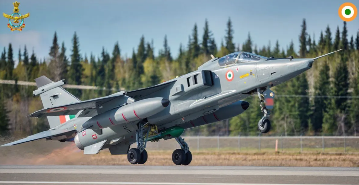 5 महीने में तीसरा Jaguar क्रैश: बूढ़े जगुआर फाइटर जेट्स को उड़ाना क्यों ...