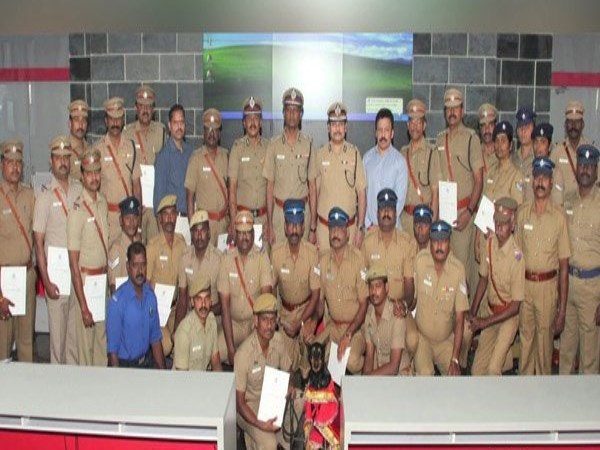 வெளிமாநில கொள்ளையர்களை பிடிக்க உதவிய மோப்ப நாய்க்கு உரிய பரிசு ...