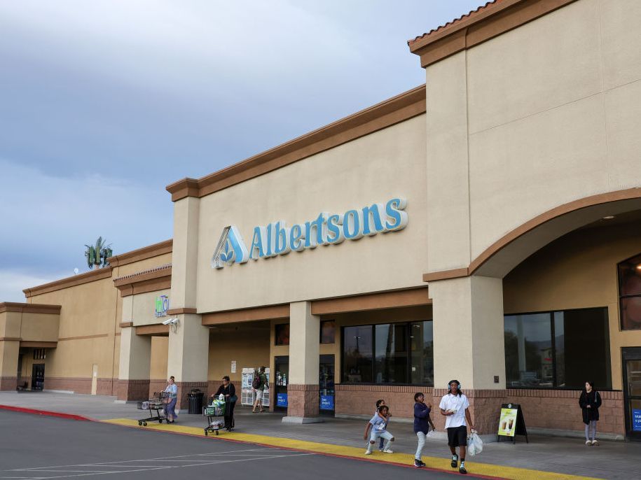 Albertsons Stock Slips As COO Susan Morris Named CEO, Retail Sentiment ...