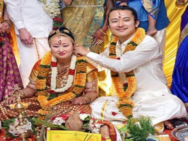 உலக அளவில் மதிக்கப்படும் தமிழர் கலாச்சாரம்!! மதுரையில் இந்து முறைப்படி ...